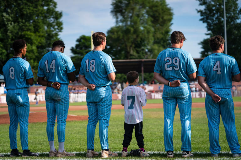 Retired Detroit Tigers legend coaches Kalamazoo Growlers for a day