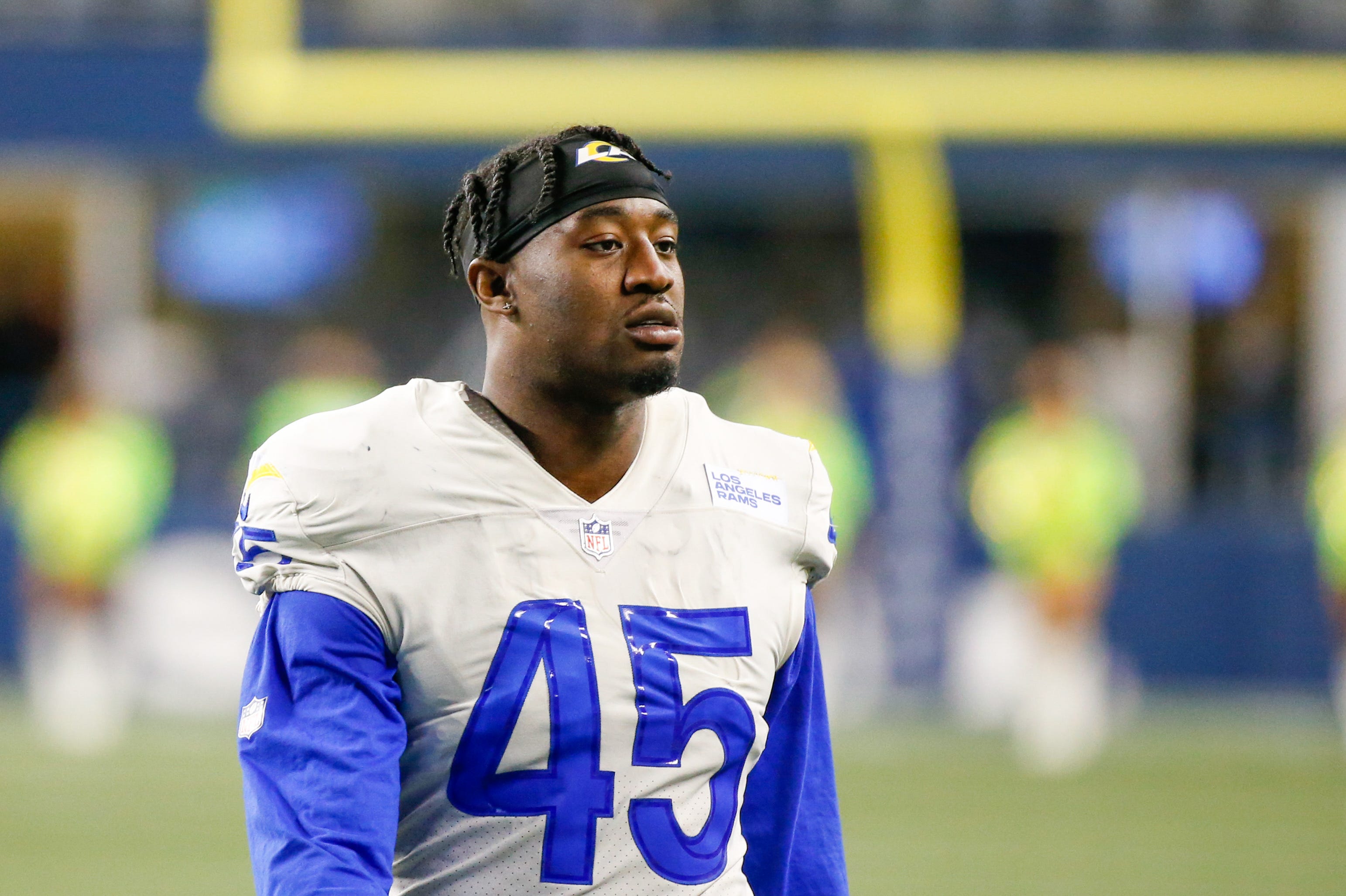 Former Rams OLB Ogbo Okoronkwo signs with the Eagles