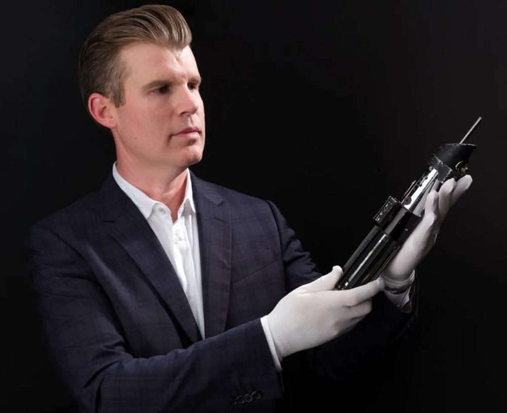 Ícone de Star Wars: sabre original de Darth Vader vai à leilão; a ...