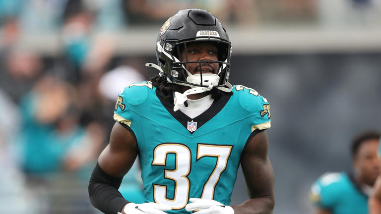 Bears sign DB Tre Flowers, DL Tanoh Kpassagnon