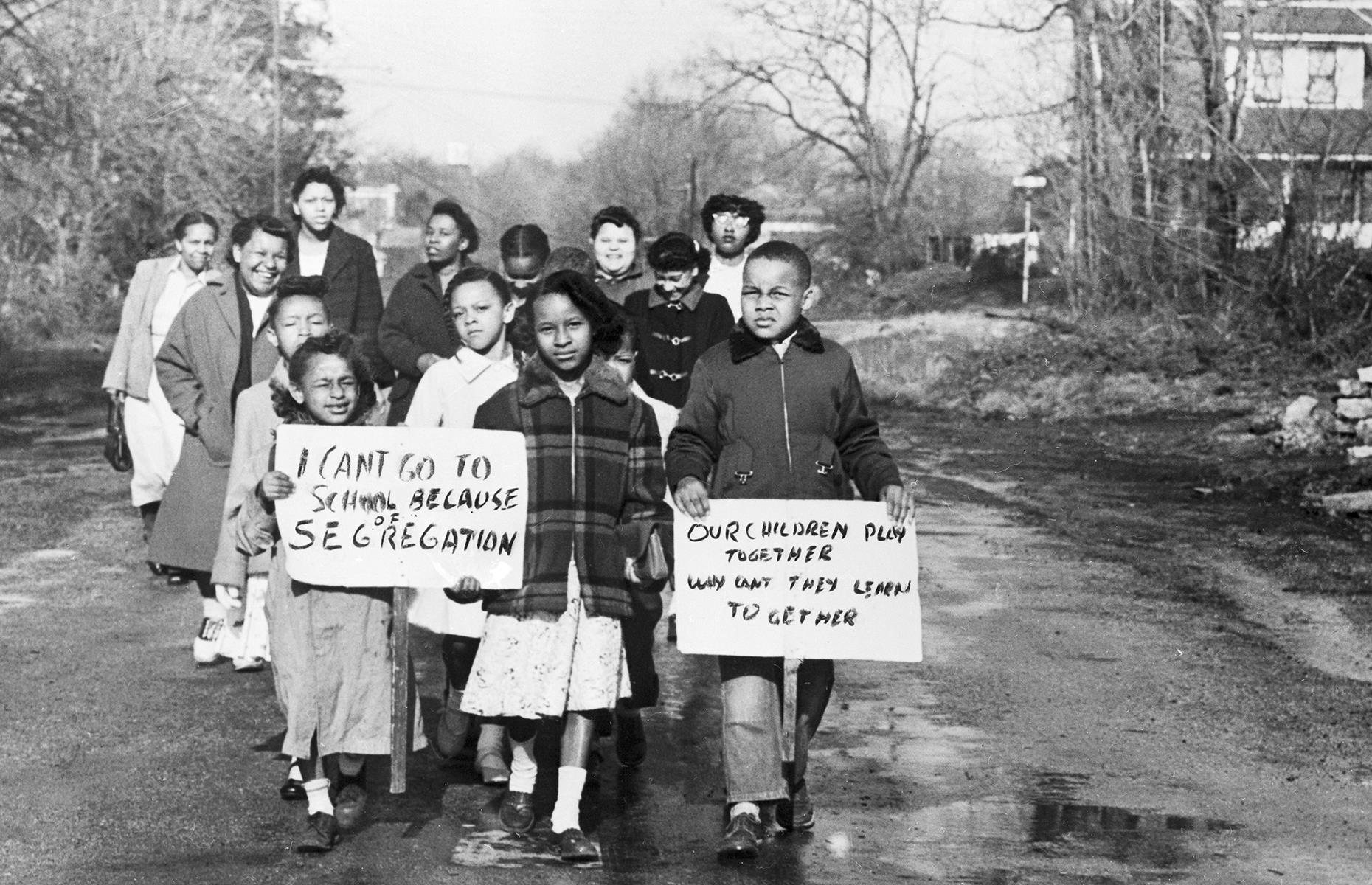 Fascinating photos of 1950s small-town America