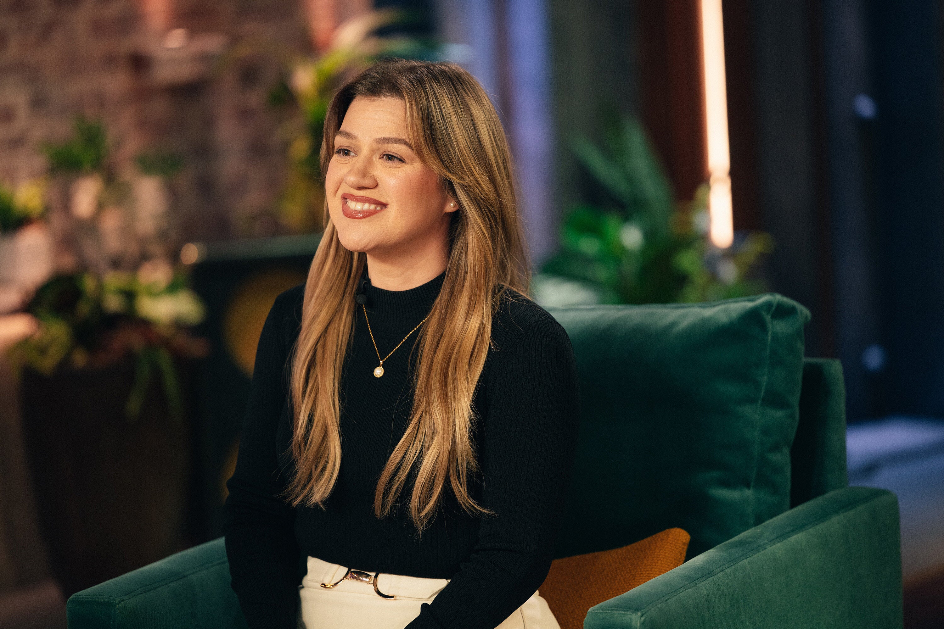 Kelly Clarkson Opens Up About Her Love Life — And Shares Why She's Not ...
