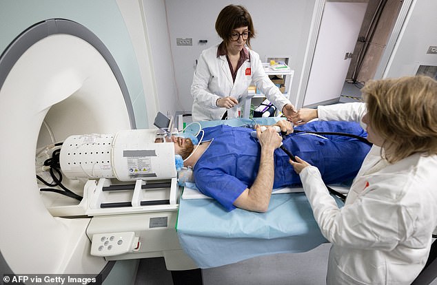 Scientists can now reveal when you'll die with a simple test