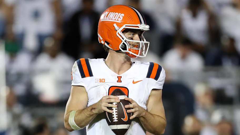 Two Illinois Players Named to Big Ten Preseason Football Honors List