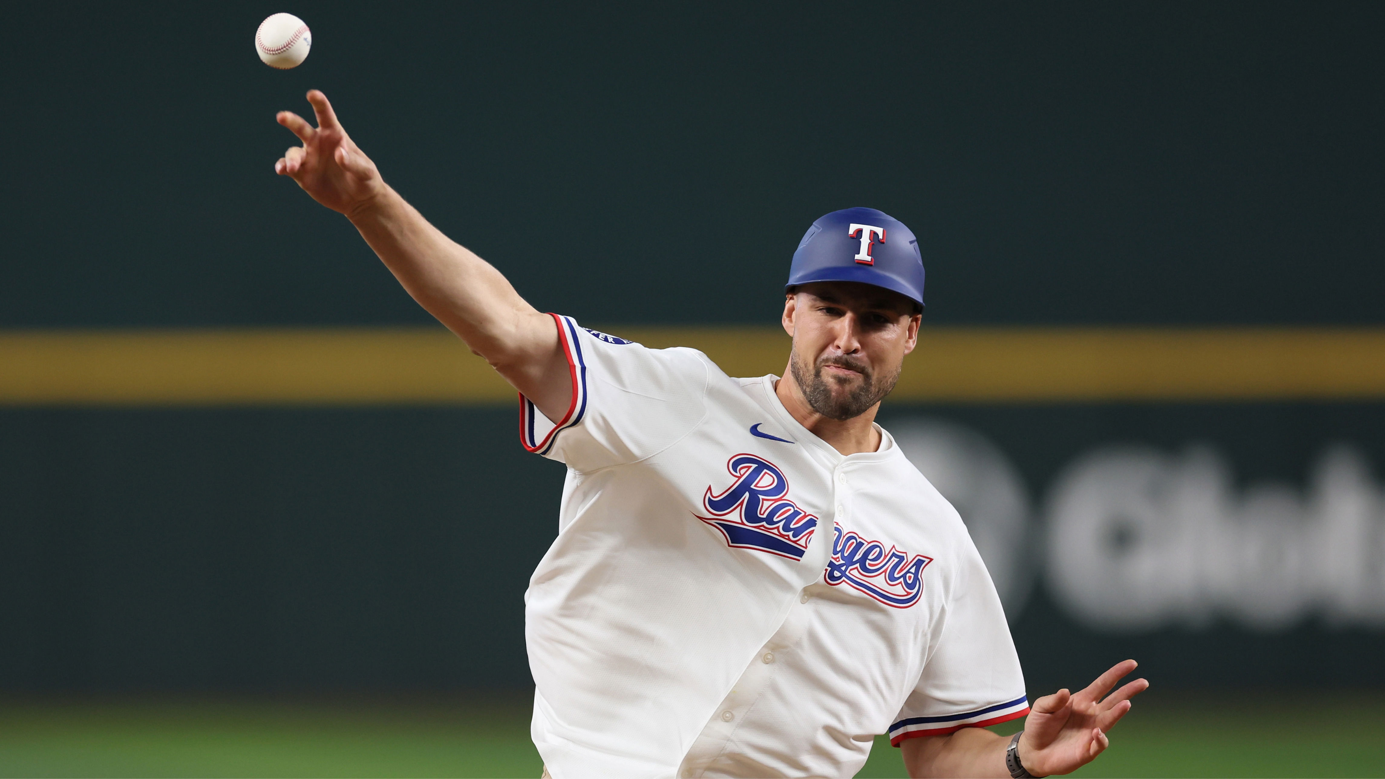 Klay Thompson Throws Near-Perfect First Pitch at Rangers Game