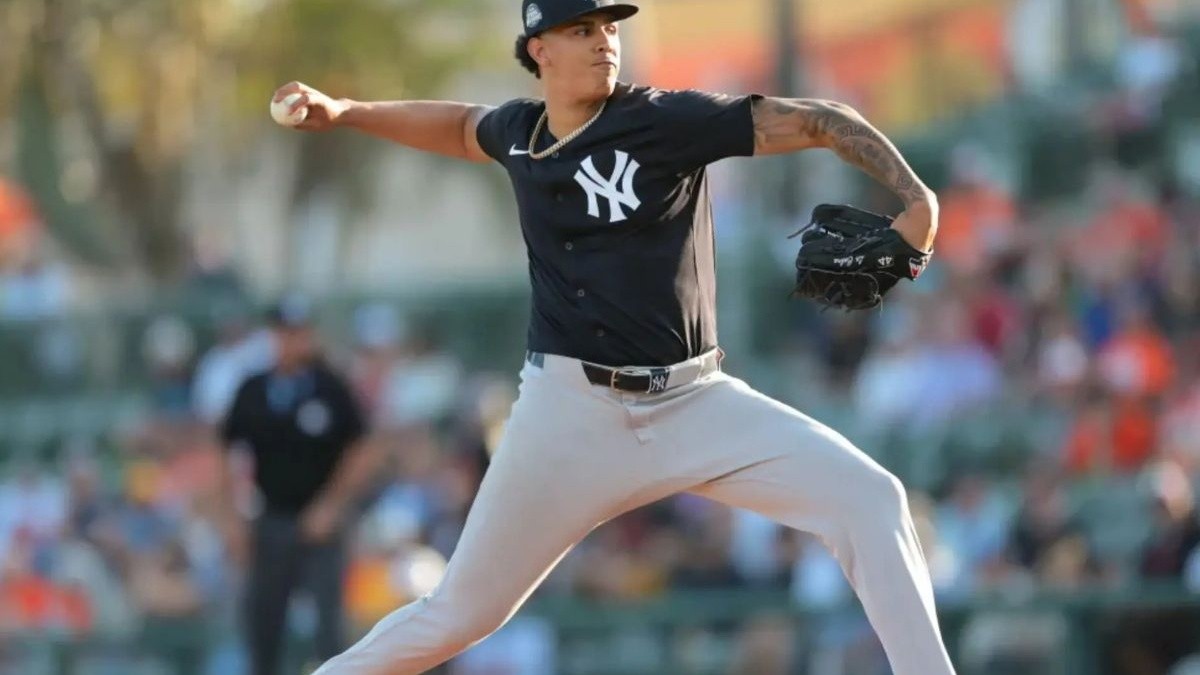 MLB: Yankees' 6-foot-7 Phenom with 102 mph Fastball Cracks Top 100 ...