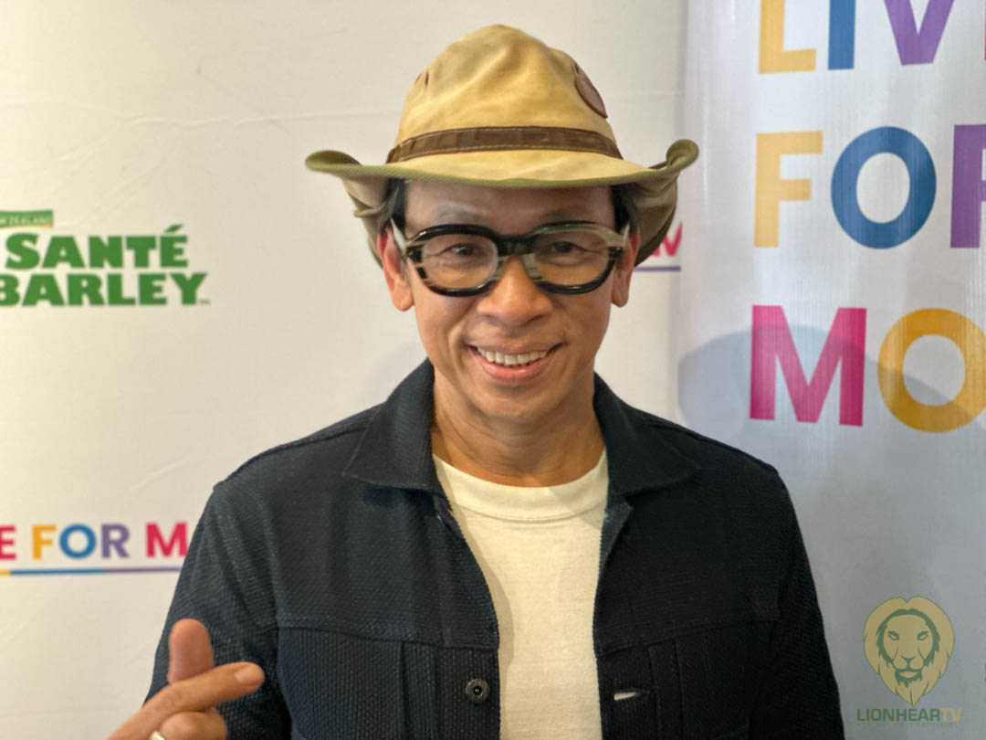 Kim Atienza delivers shirtless weather report in the rain