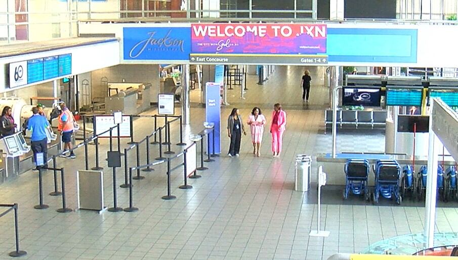 Bench trial postponed a week in airport takeover case