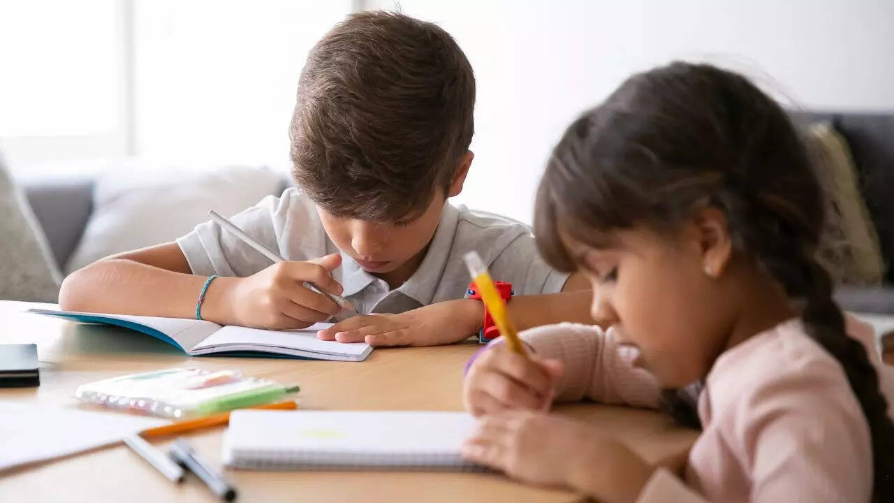 5 reasons why parents should NEVER fight or argue before kids