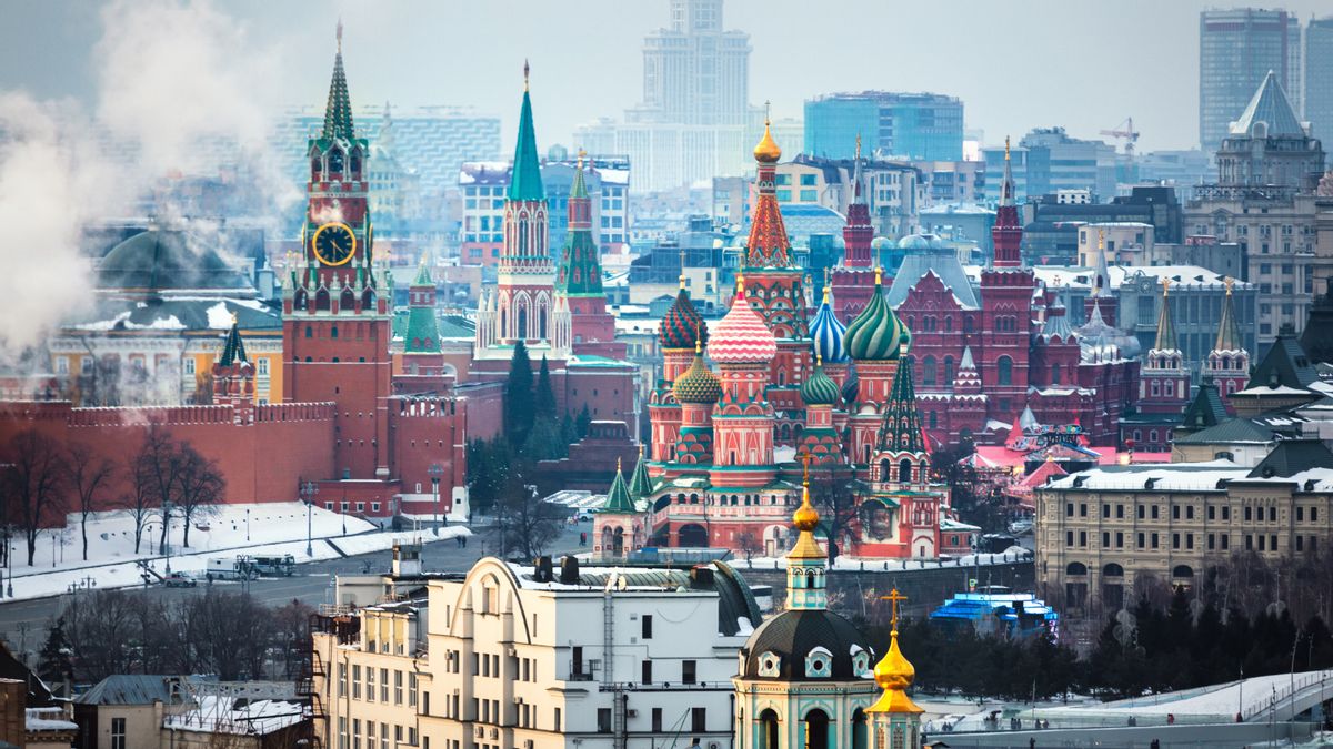A Texas man moved his family to Russia to flee LGBTQ+ values. Here's ...