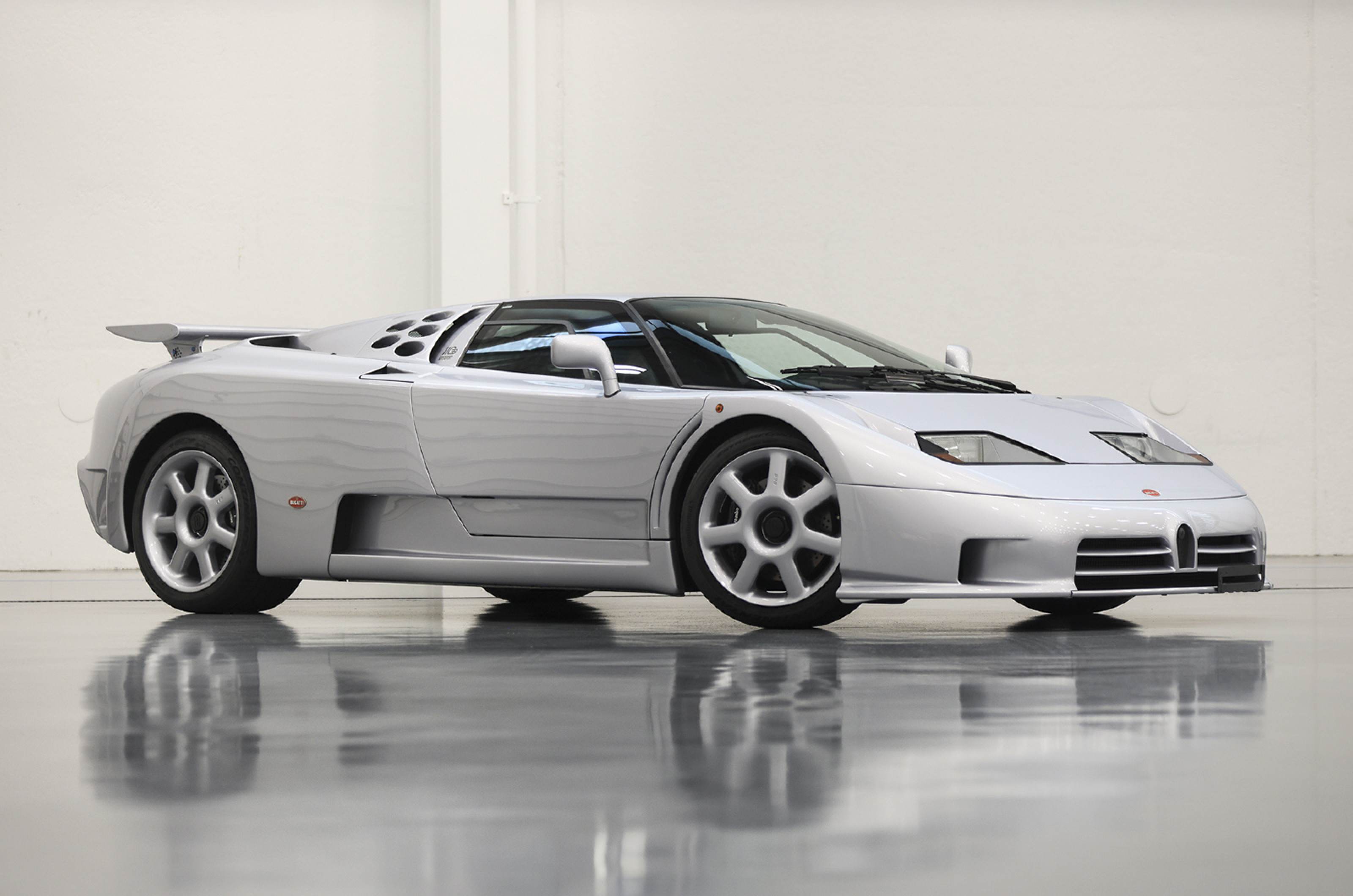 Can this Bugatti EB110 Super Sport break its own record?