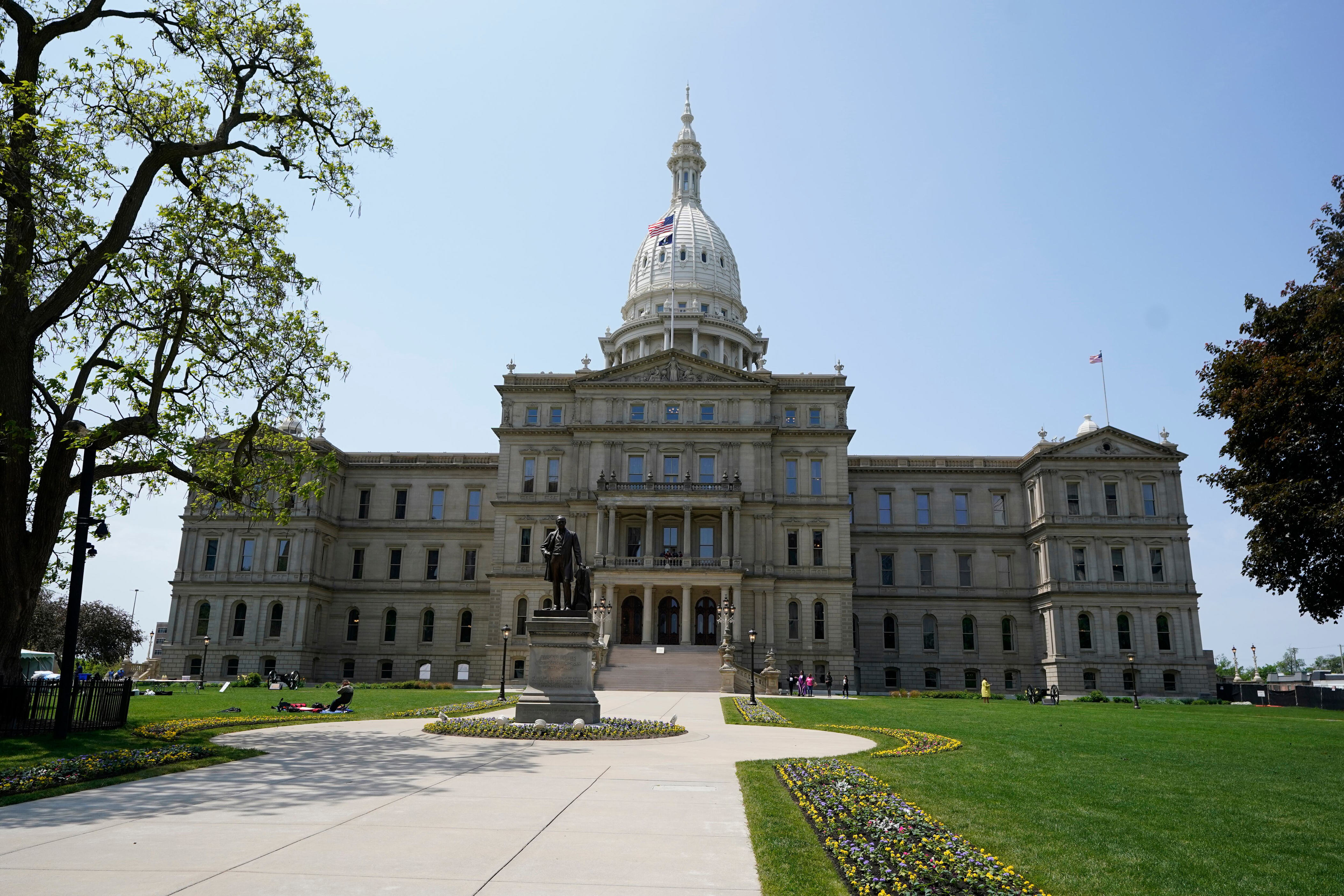 UPDATE: Michigan state government expected to run as normal as ...