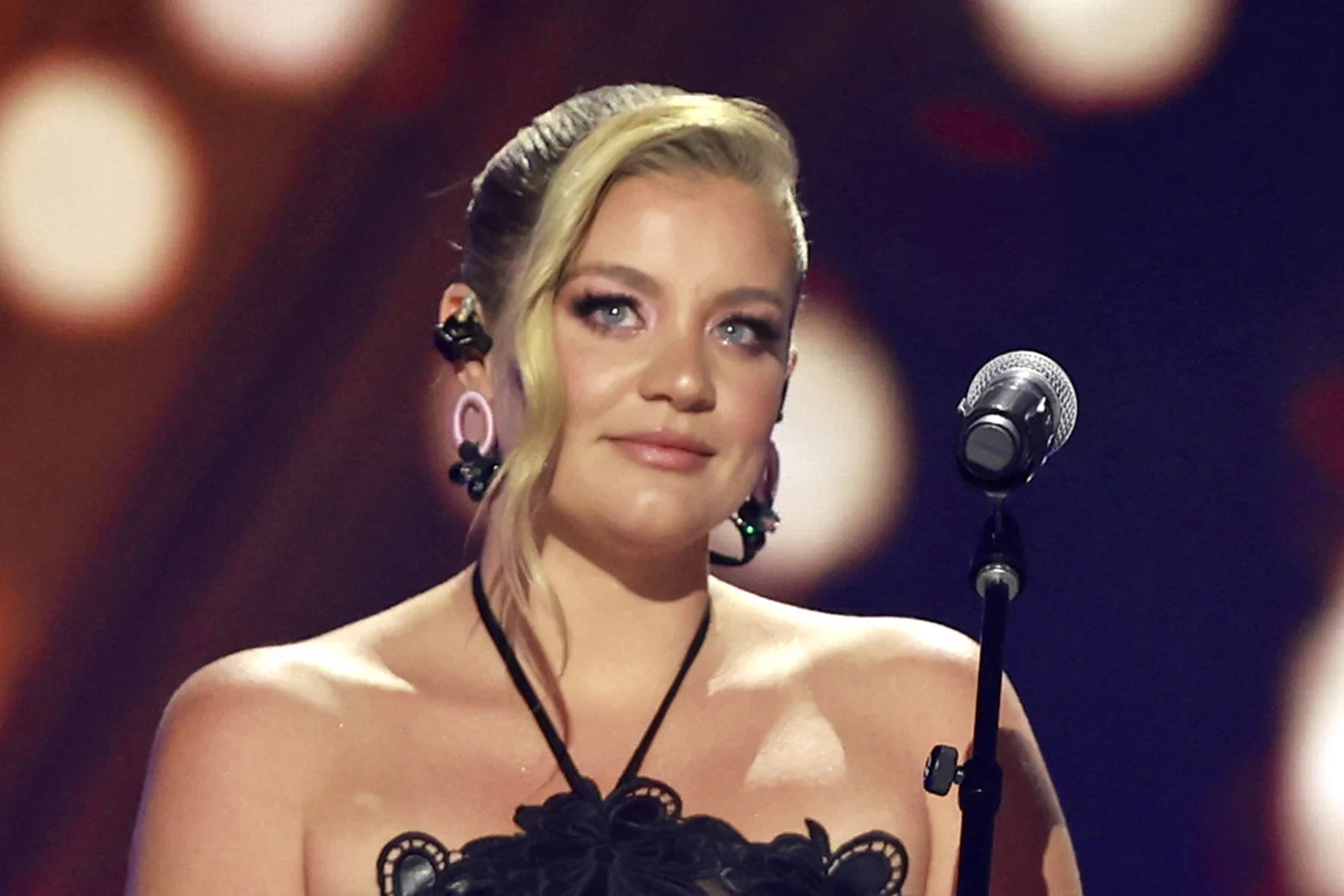 Lauren Alaina Suffers Another Devastating Loss: Cousin Holly Witherow Dies