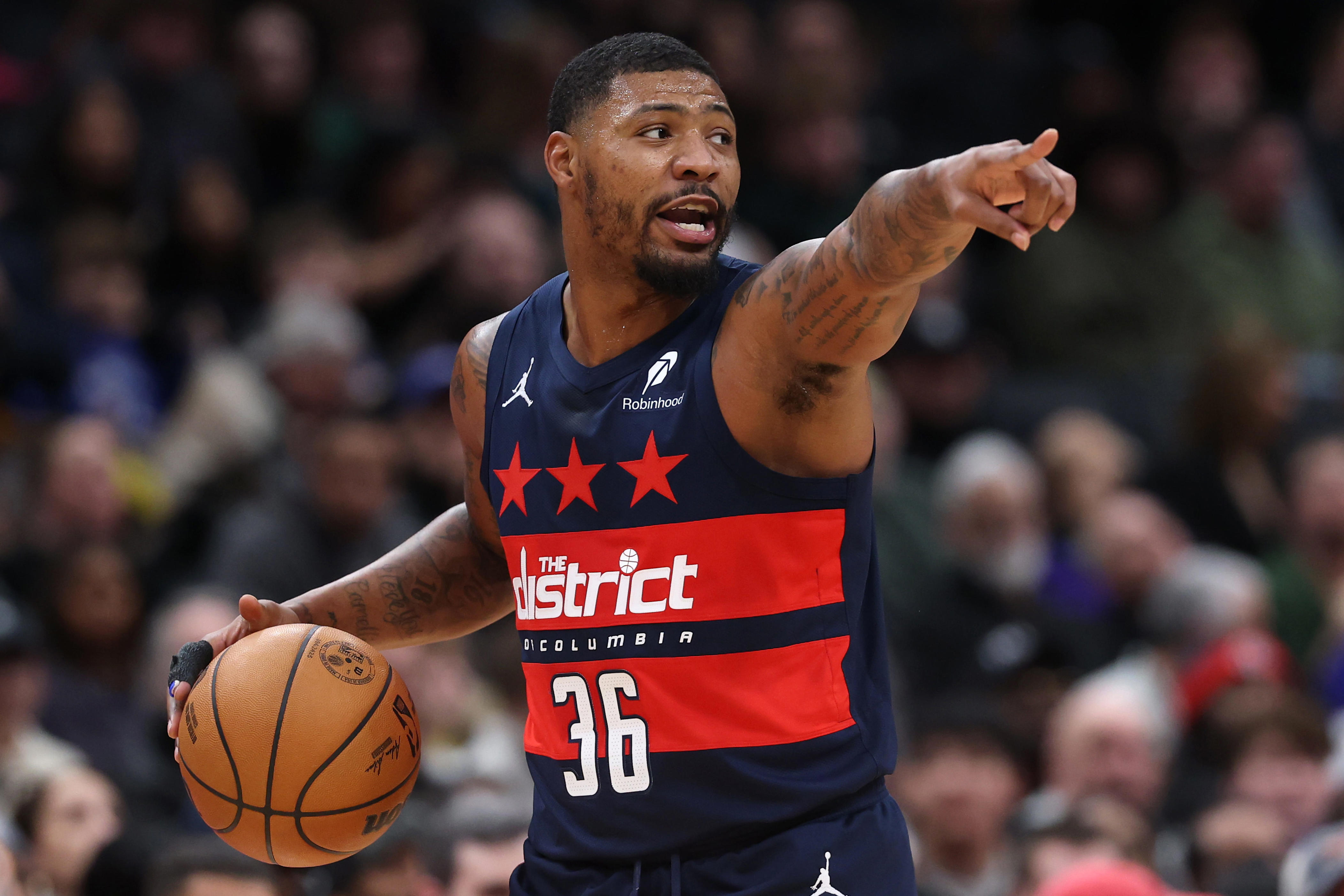 Lakers have officially signed guard Marcus Smart