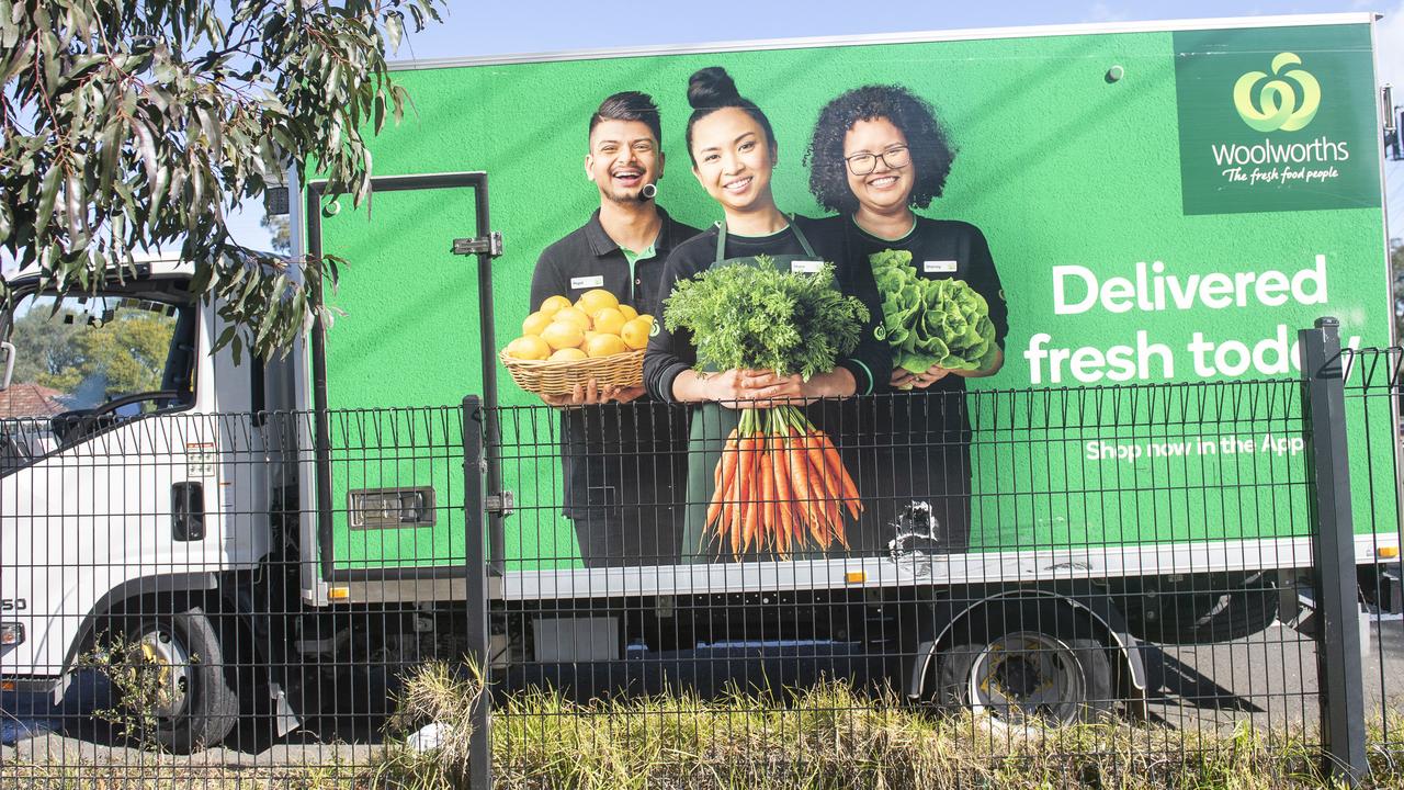 Wild moment cops take alleged Woolies thief