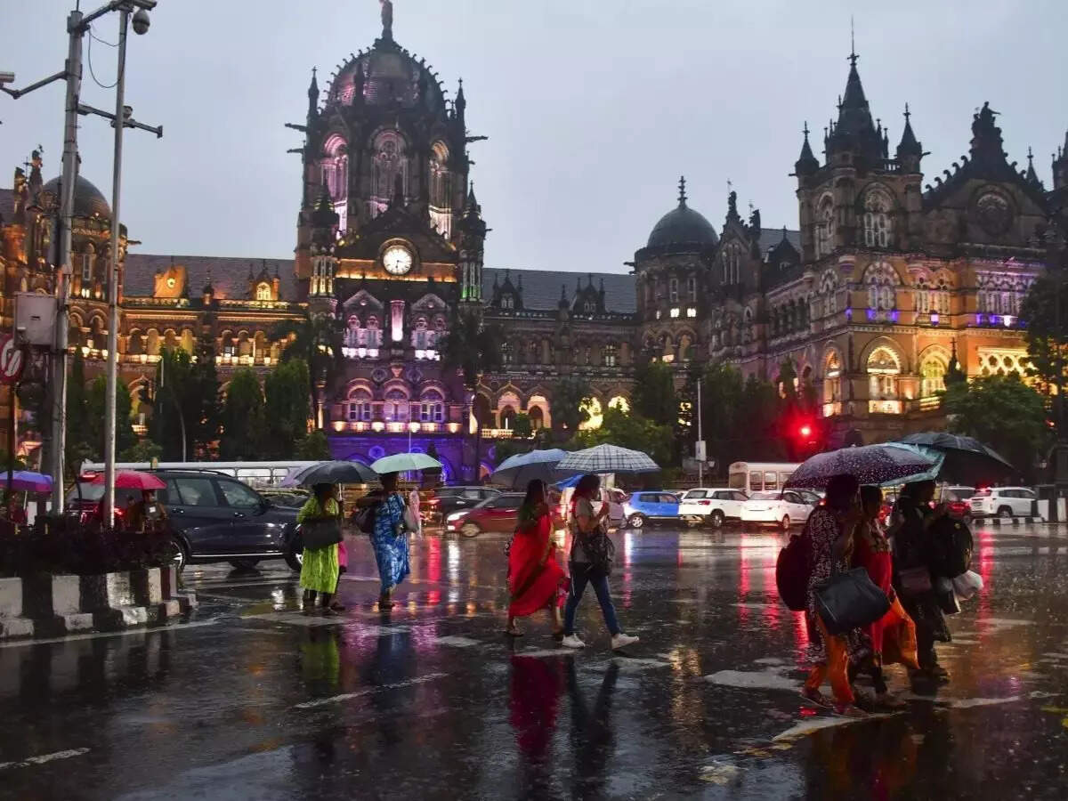 Mumbai weather today: Heavy rainfall expected today with high humidity