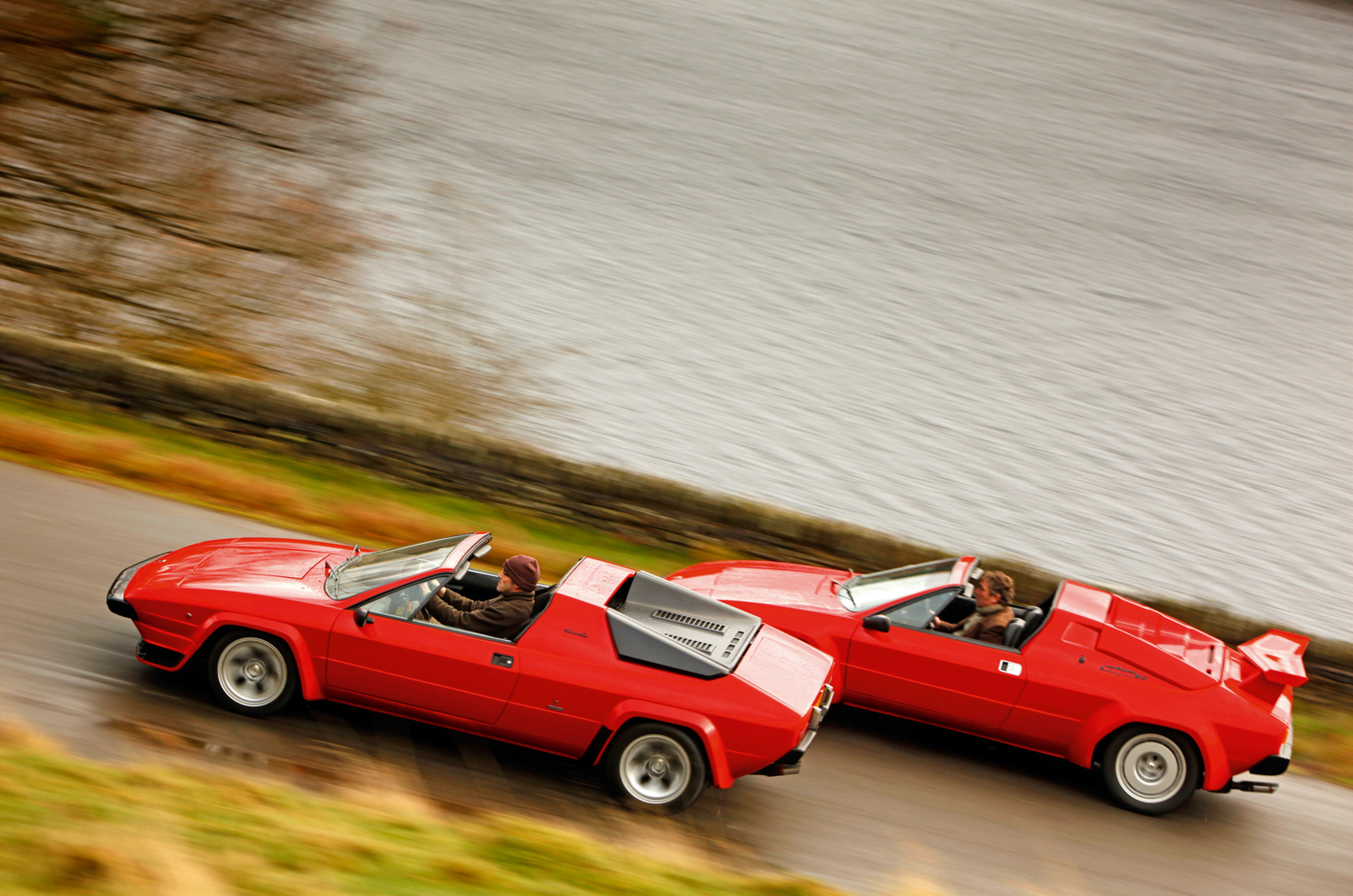 16 auto d'epoca con targa