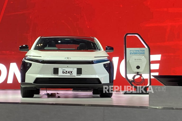 Mobil Listrik Toyota bZ4X Turun Harga Setelah Diproduksi Lokal? Ini ...