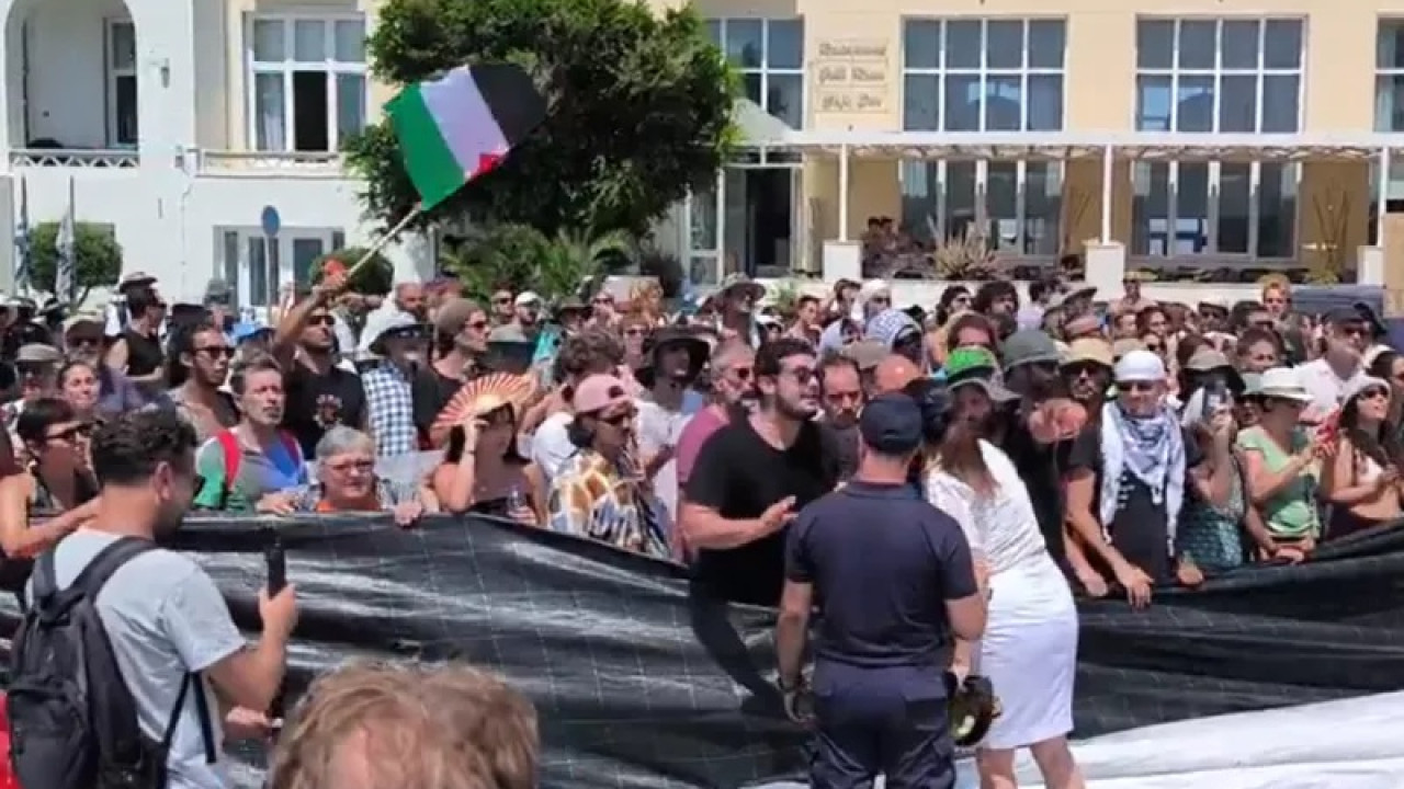 Κυβερνάει ο Ρουβίκωνας;