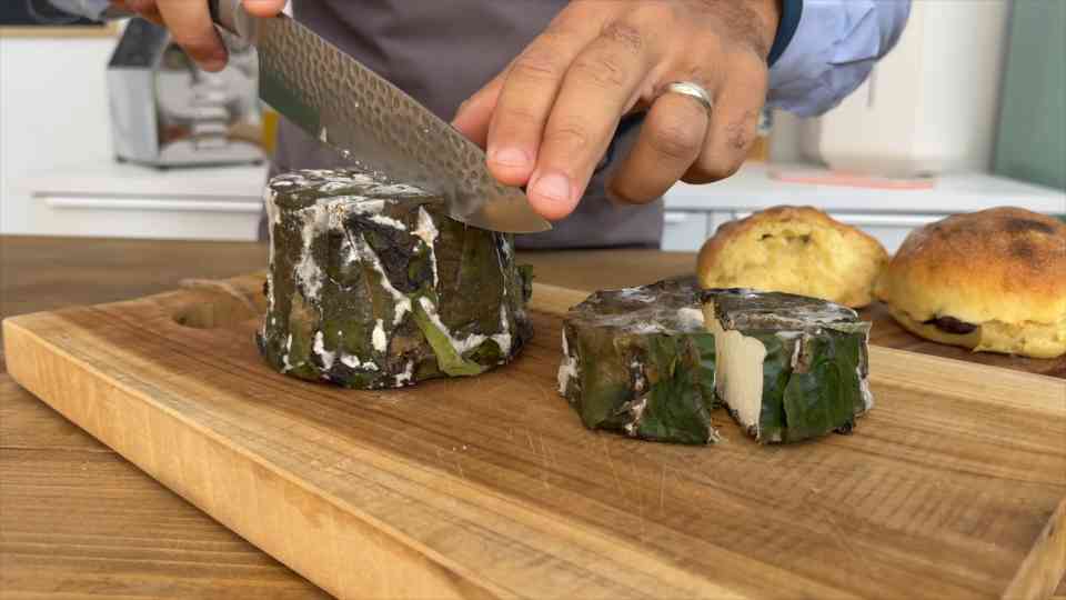 Natural Blue Cheese Made at Home in Fig Leaves – No Rennet Needed
