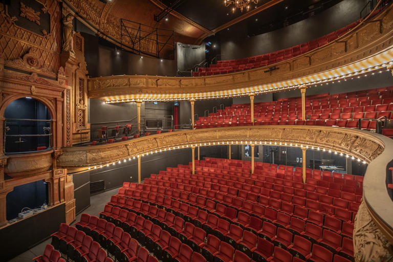 Matthew Kelly and George Costigan lead new production of Waiting for ...