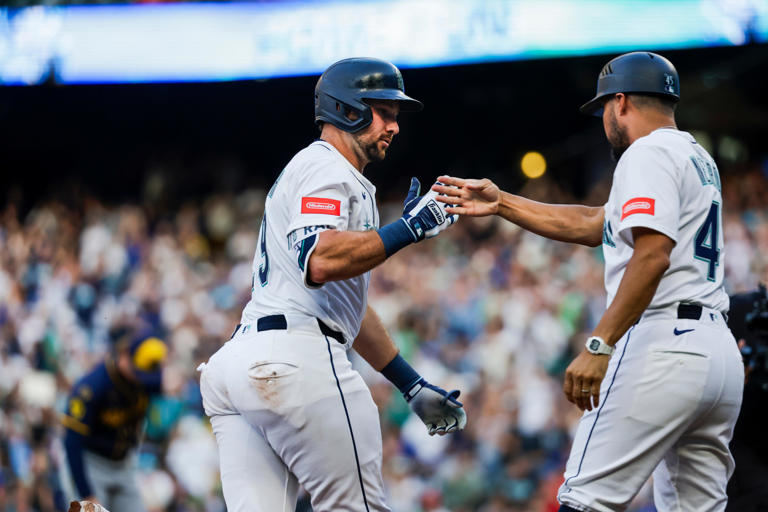 Milwaukee Brewers' 11-game winning streak snapped in Seattle by Mariners