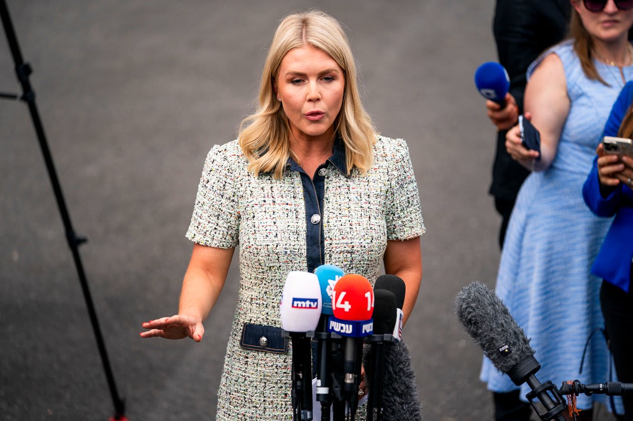 Karoline Leavitt 'not sure' if Trump told Johnson to close Congress ...