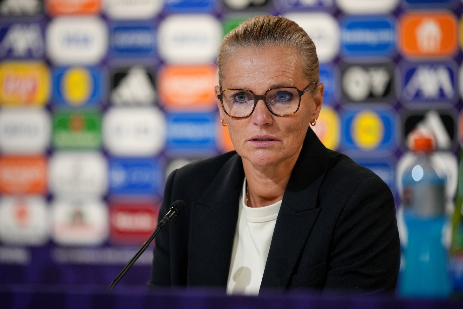 Sarina Wiegman singles out 'special' England star