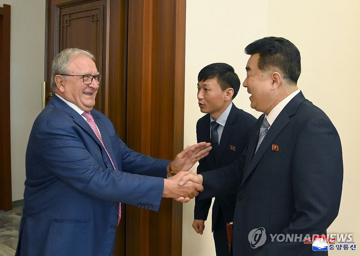 北朝鮮体育相と世界野球ソフト連盟会長