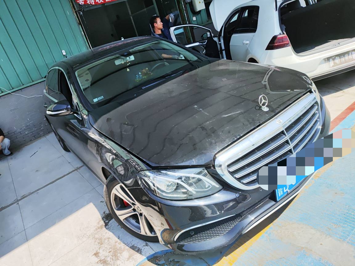 奔驰 奔驰E级 2016款 E 200 L 运动型实拍图