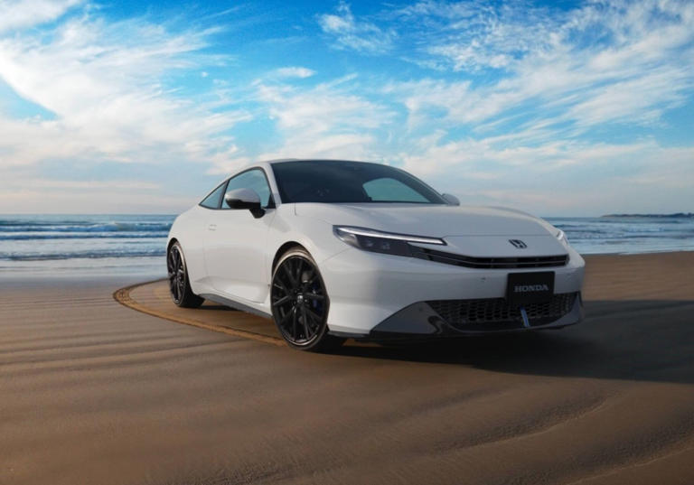 The New Honda Prelude Should've Gotten a Manual Transmission