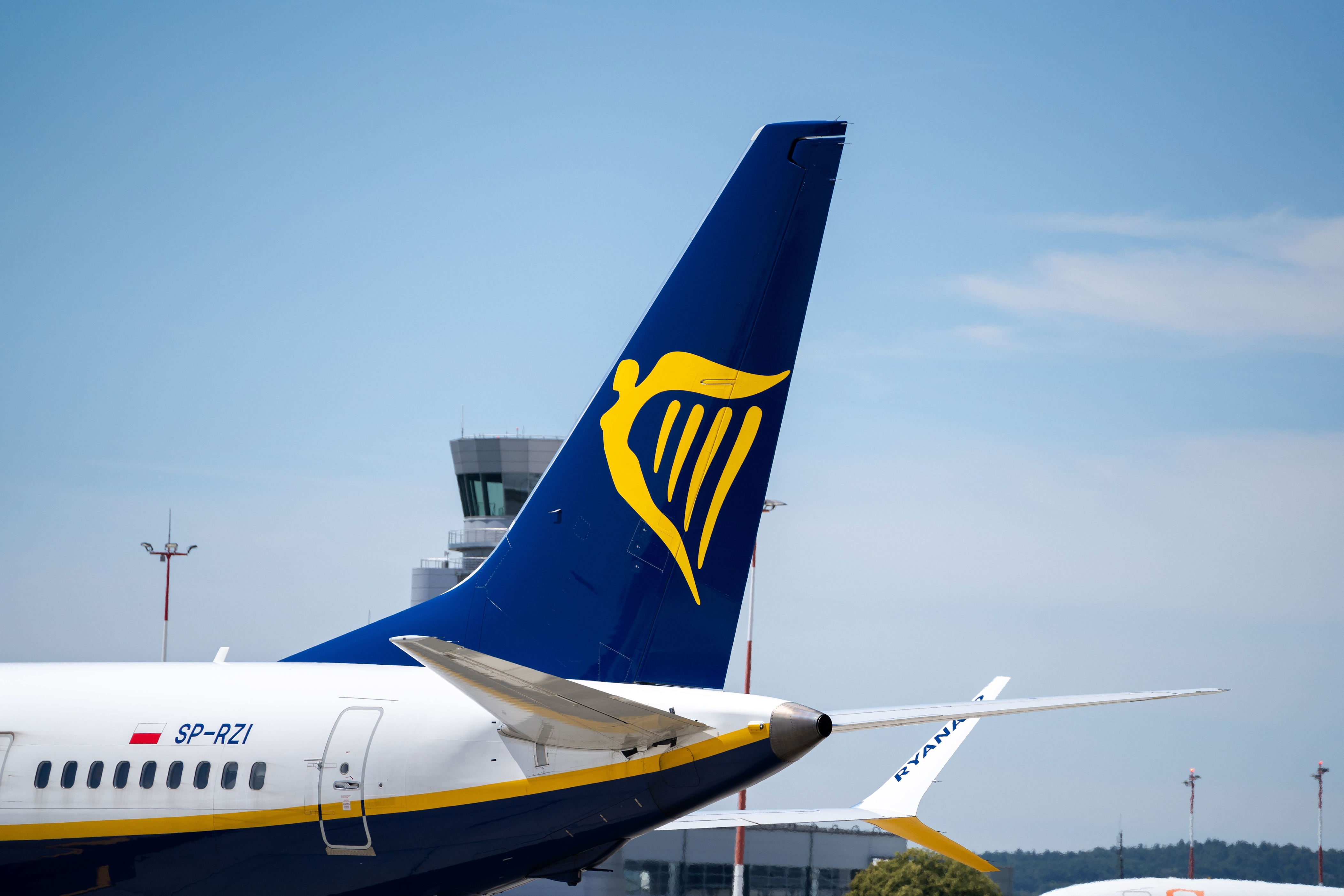 Astronomer CEO Scandal: Airlines' Cheeky Responses Go Viral
