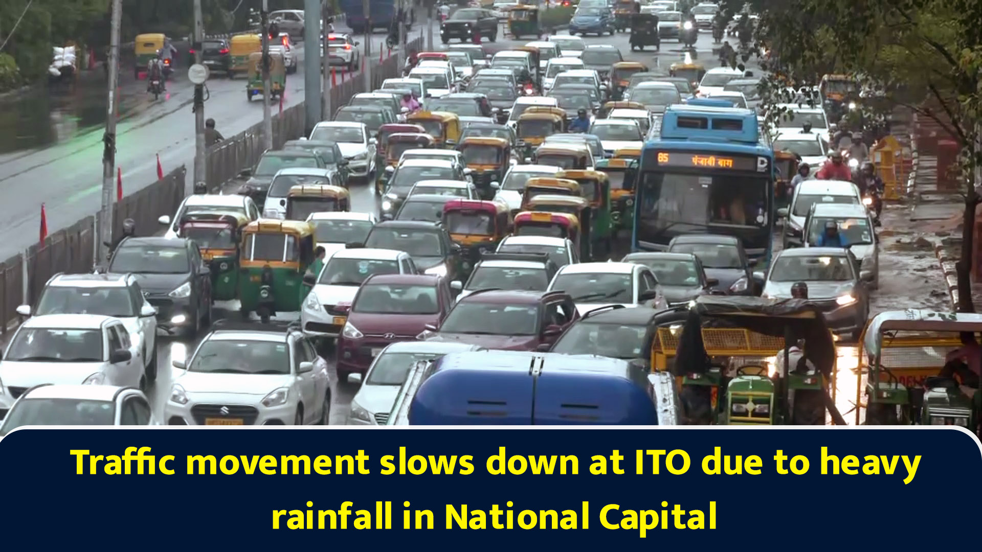 Traffic movement slows down at ITO due to heavy rainfall in National ...