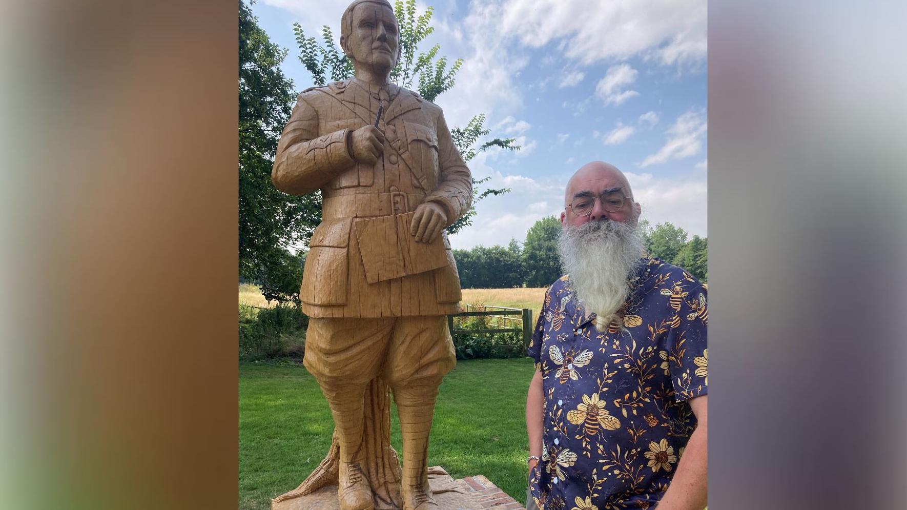 Tolkien fans reassured over cracks in statue