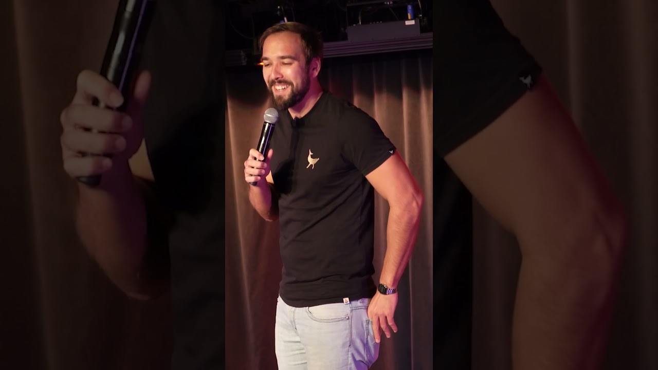 Ce spectateur un peu maniaque 😂