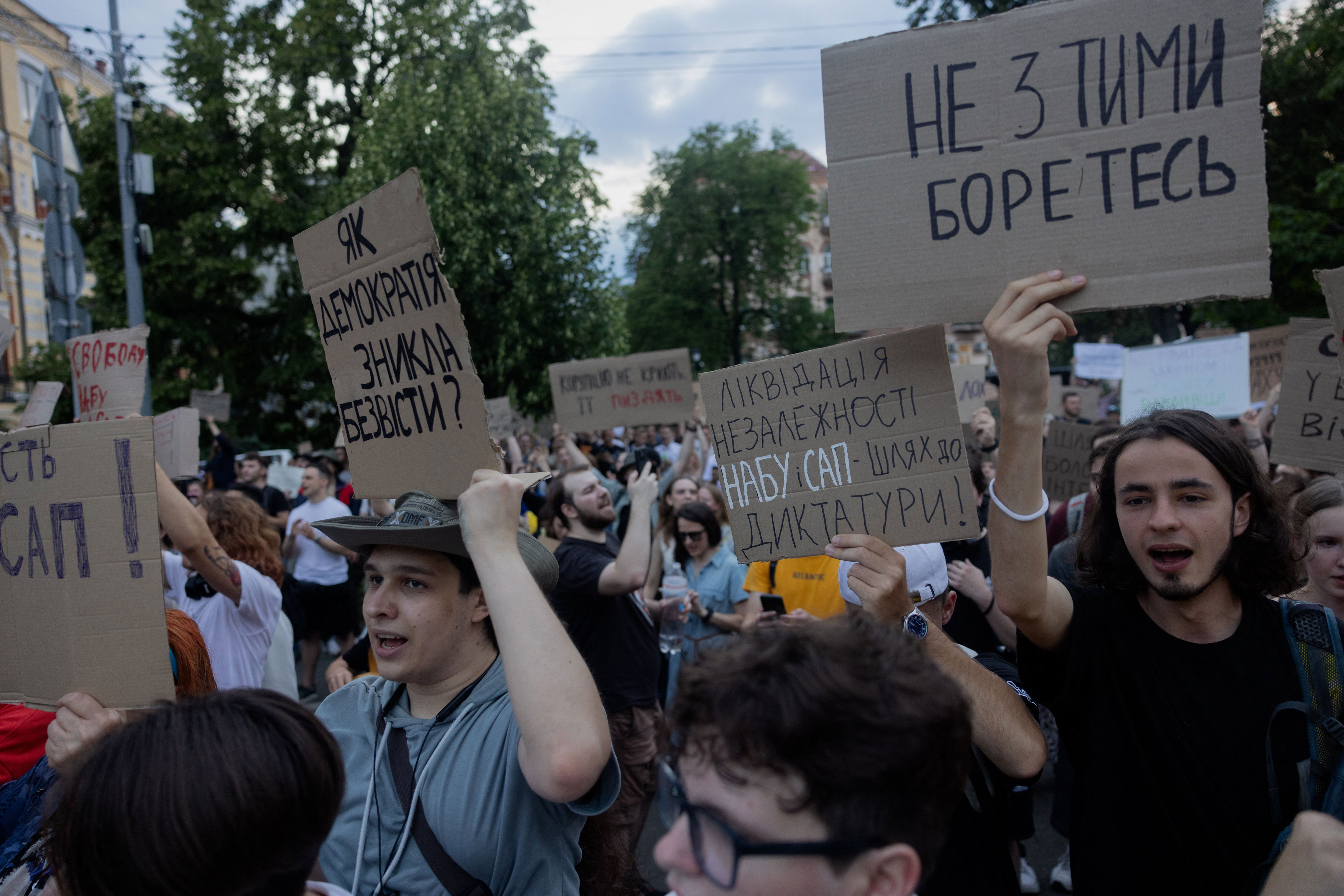 Protests in Ukraine after Zelensky approves bill curbing autonomy of ...