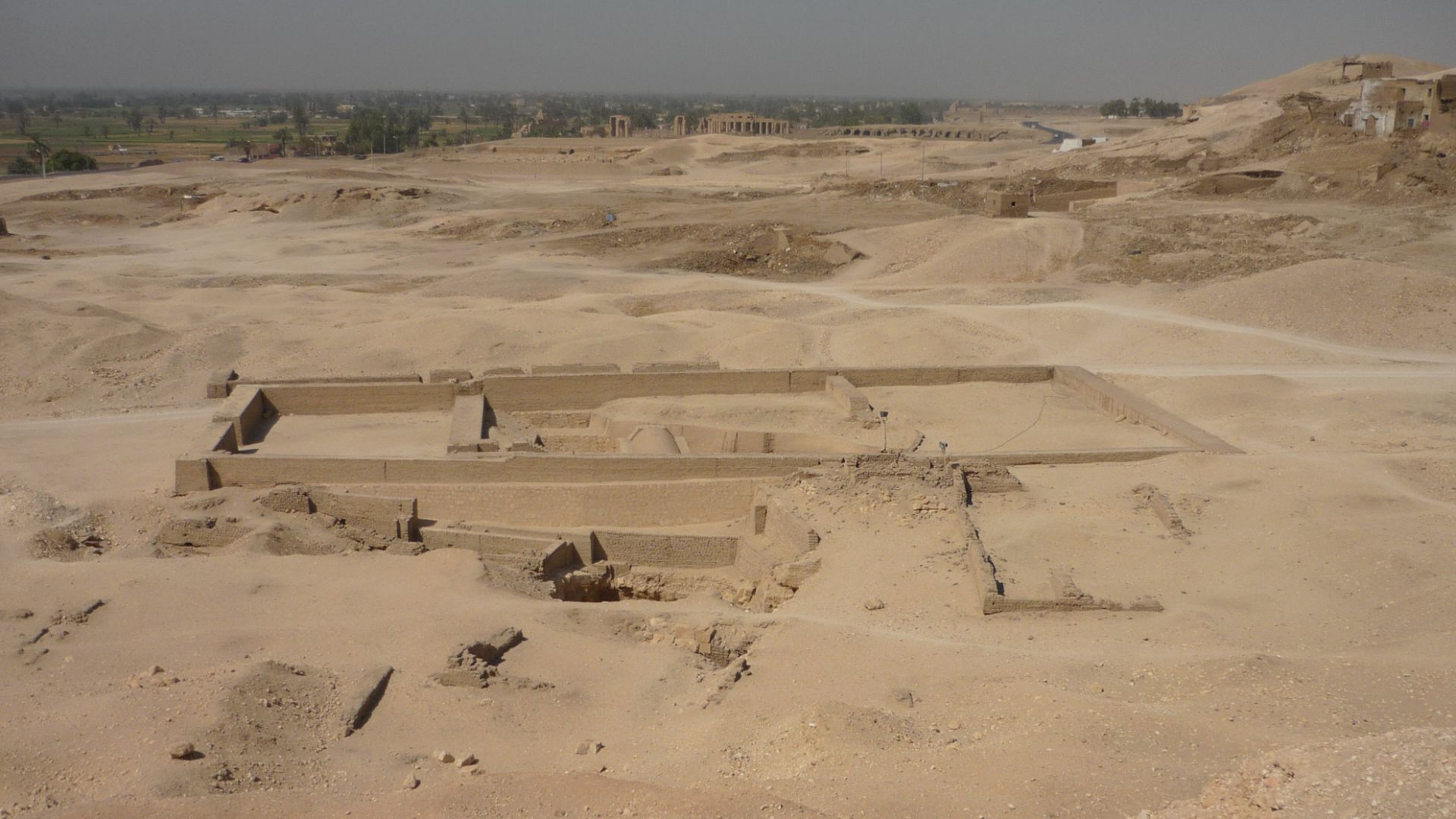 Archaeologists unearthed 11 sealed burials in a 4,000-year-old Middle ...
