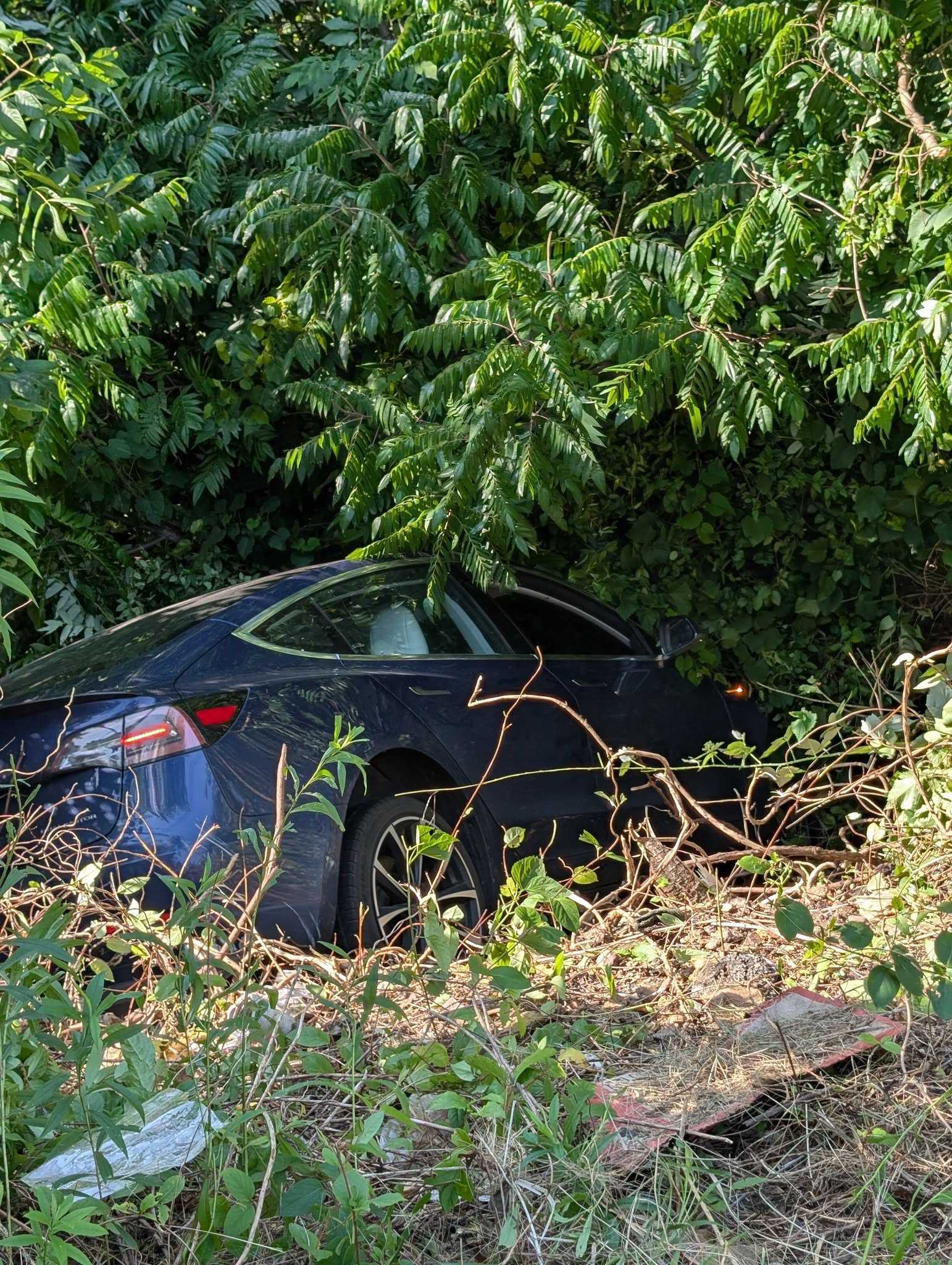 One vehicle goes over hillside during two-vehicle crash in Baldwin