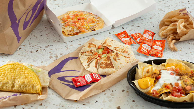 The Taco Bell Sandwich That Was Discontinued In The '90s And Caused A ...