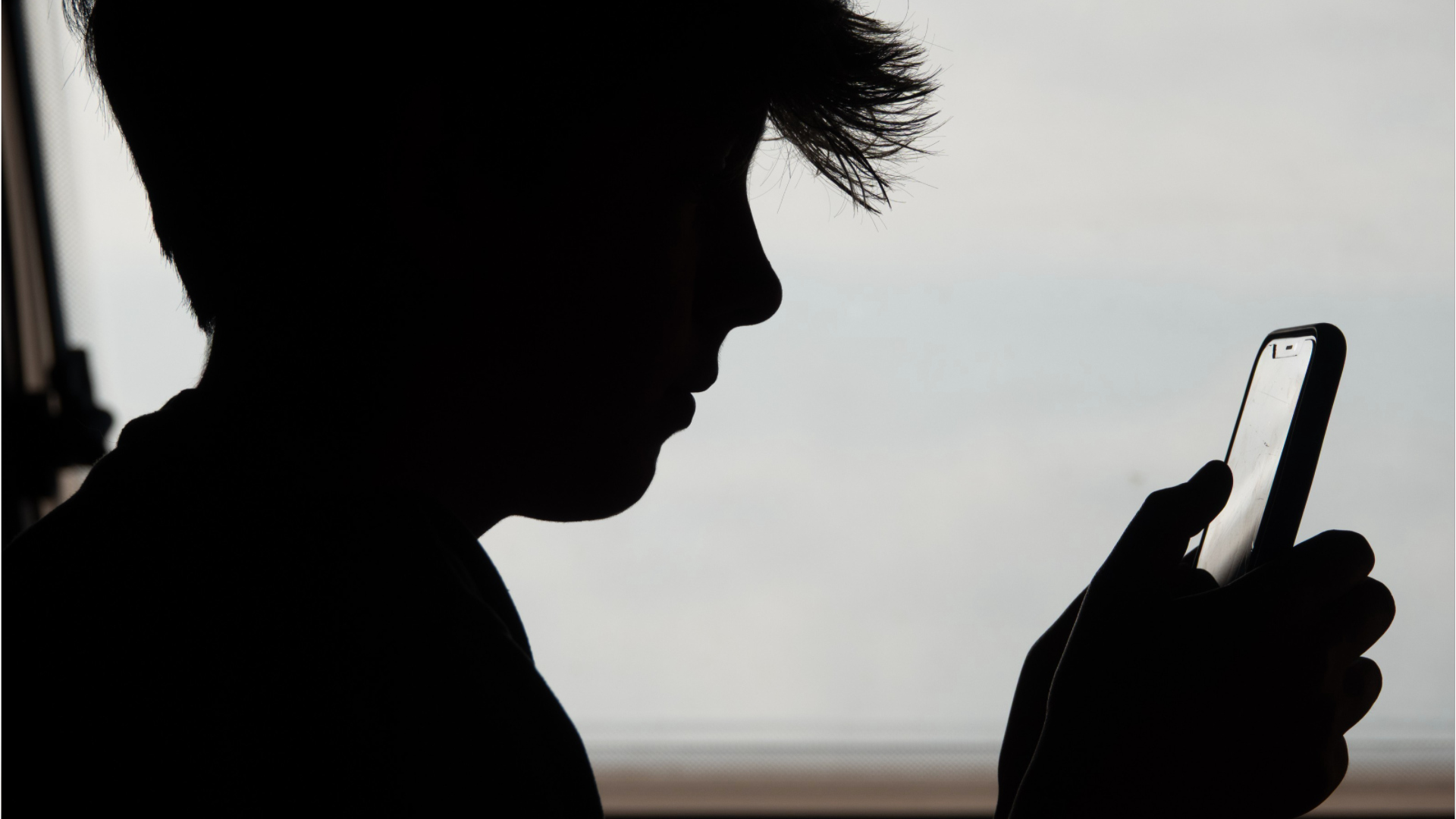 UK Government Considers Two-Hour Screen Time Limit and Curfews for Children