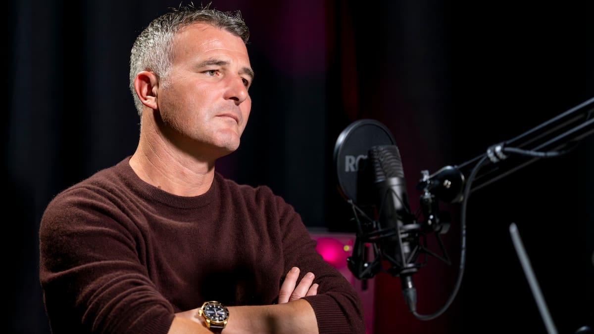 Le DDPS se défend: La légende du football Alex Frei tacle Martin ...