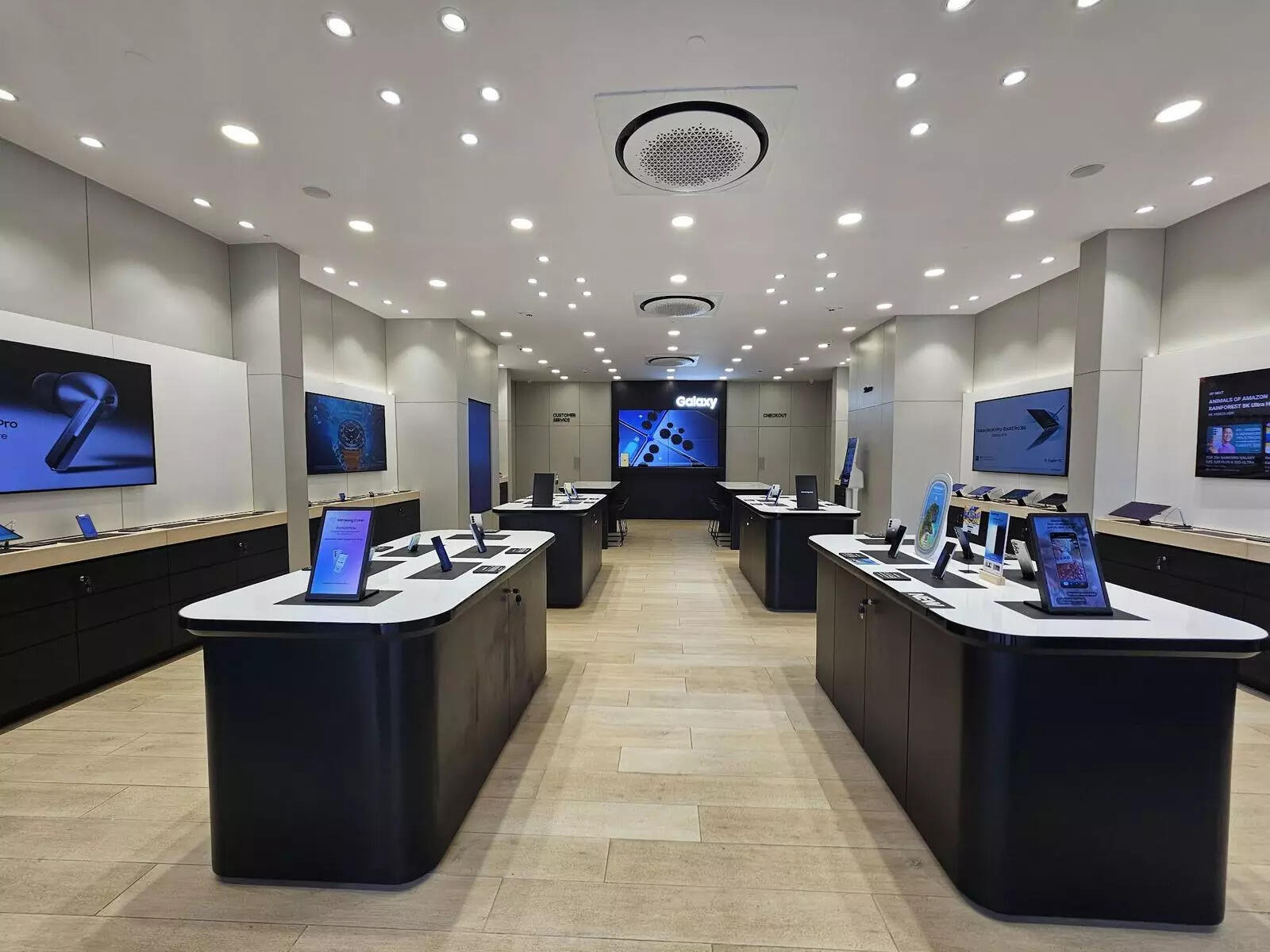 Samsung unveils new premium experience store in Mumbai