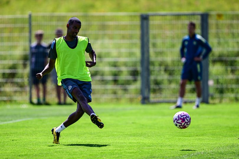 Alexander Isak 'truth' emerges after Liverpool target sent home by ...