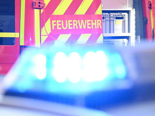 Von der Sonne geblendet: 30-Jähriger prallt in Bad Wiessee mit Mercedes ...