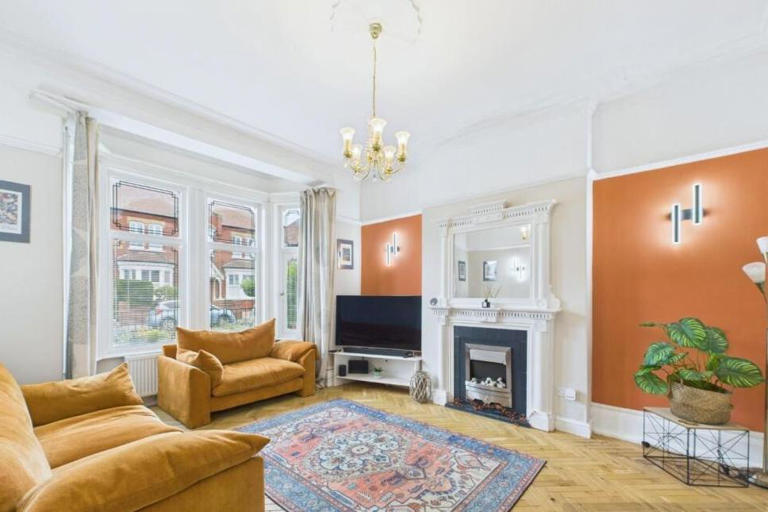 Inside classy, updated home with new kitchen and bathroom, in choice ...