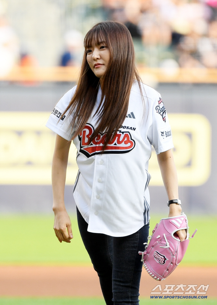 Chef Park Eun-young tries Doosan's winning fairy