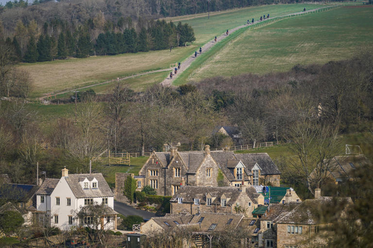 Inside Steve Jobs' daughter's multi-million pound Cotswolds wedding to ...