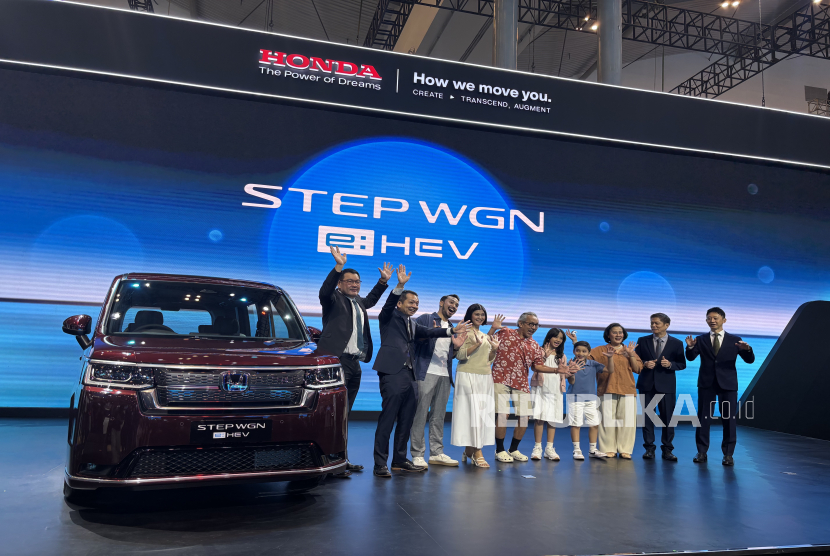 Resmi Diluncurkan di GIIAS 2025, Harga Honda STEP WGN e:HEV Lebih Rendah dari Nissan Serena e-Power