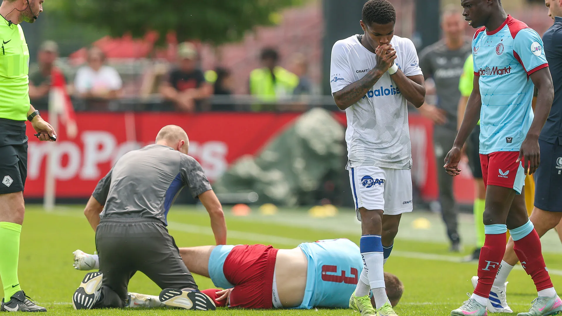 Vreselijke blessure, tegenstander is wanhopig: de foto's
