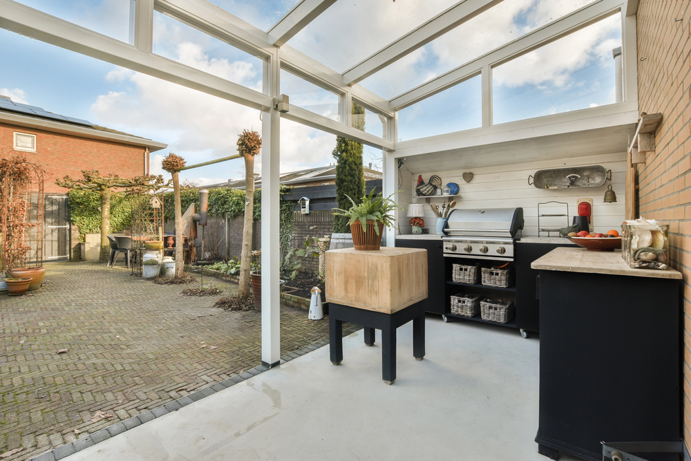18 Outdoor Kitchen Ideas On A Realistic Budget